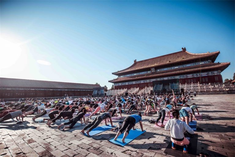 An Opportunity or A Challenge: Lululemon in China | Whoknowschina